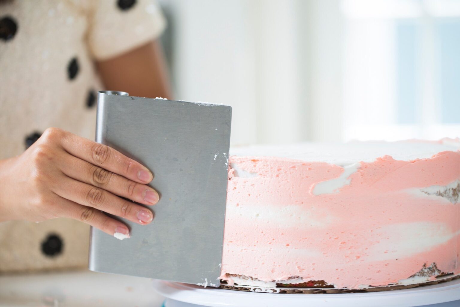 5 Cake Decorating Tips And Tricks For Beginners - Antonio Carluccio