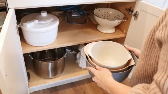 Simplify and Declutter: Practical Tips for a Spacious Kitchen - Antonio ...